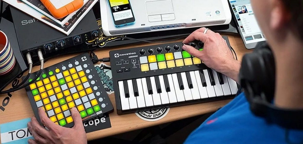 Купить dj-контроллер NOVATION LAUNCHPAD mini mk2 по цене от 7500 руб ...